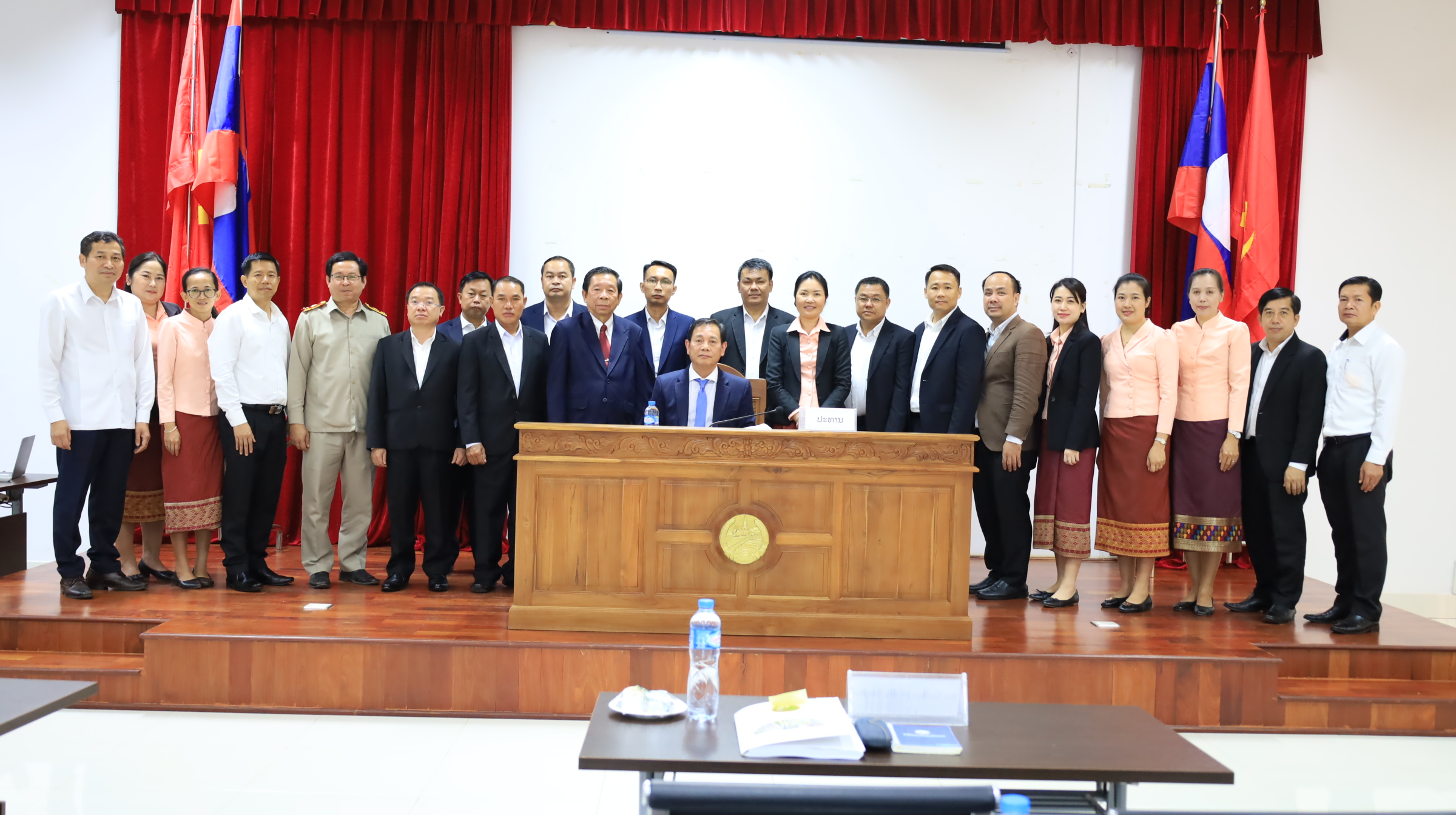 ຝຶກອົບຮົມຫຼັກສູດການຄຸ້ມຄອງລັດ ສໍາລັບຜູ້ບໍລິຫານລະດັບສູງ – Booyoung Lao Bank